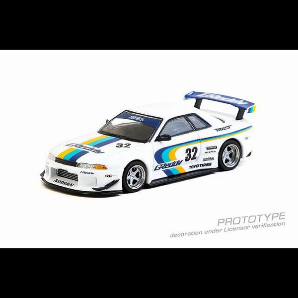 “R32のワイドボディ仕様”メーカー：TARMAC WORKS(ターマックワークス)品番：T64G-061-GDYスケール：1/64（全長7cm）カラー：ホワイト＊この商品は店頭でも販売しています。　購入のタイミングによっては在庫切れとなる...