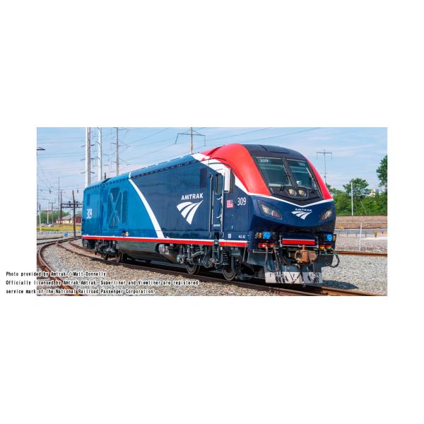 現代アメリカの鉄道を代表するアムトラックの長距離列車である2階建て客車“スーパーライナー”が登場です。アムトラック(Amtrak)は「全米鉄道旅行公社」の通称で、貨物輸送が主体のアメリカの鉄道会社の旅客部門を統合して1971年に設立された鉄...