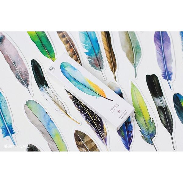 サイズ： 約 幅4cm×15cm　素材：超厚口ペーパー（350g）　内容：30枚入り綺麗な鳥の羽のしおりです。様々な種類の鳥の羽が入っています。鳥好きの方へのプレゼントにも◎本の隙間から鳥の羽が覗いている様子はとてもおしゃれ。お得な30枚セ...
