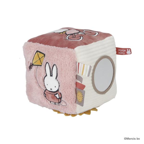 出産祝い 赤ちゃん 1歳 誕生日 クリスマス プレゼント ベビーカー おもちゃ 布のおもちゃ うさこちゃんかわいいミッフィーデザインの布おもちゃ。色々な素材や音を楽しめるふかふかキューブ。出産祝い、1歳の誕生日プレゼントに人気です。