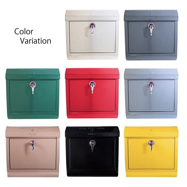 レバーを回すだけで開閉可能なアメリカンデザインのメールボックス。必要に応じて鍵をかけることもできるので、防犯上も安心。大容量で、A4サイズも曲げずに入ります。回覧板やカタログもたっぷり入ってとても便利。通常よりも防錆効果の高いパウダー塗装に...