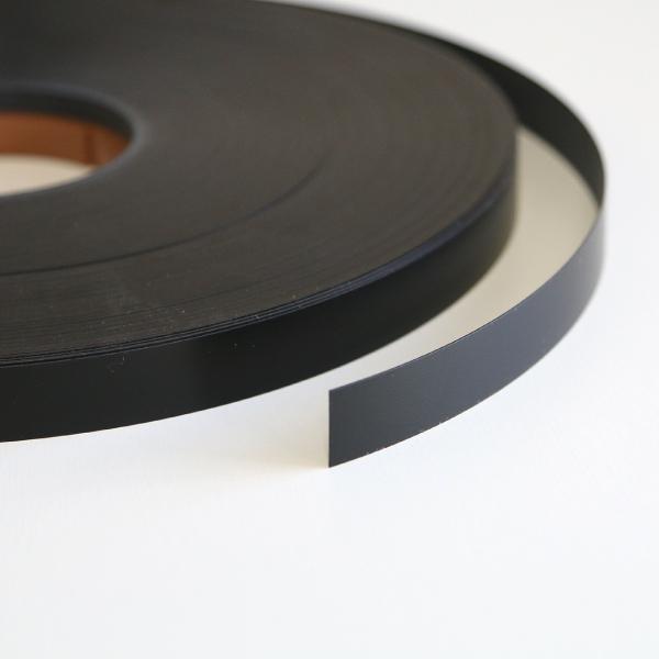 1）裏テープを剥がし2）板小口にそってテープ材を貼り付けてください3）上からタオル等で押えこみ空気を抜いて下さい4）はみ出た部分は下にベニヤ等を当てて上から カッターで切り取って下さい5）最後に紙ペーパーでササクレ部分の仕上げをしてください...