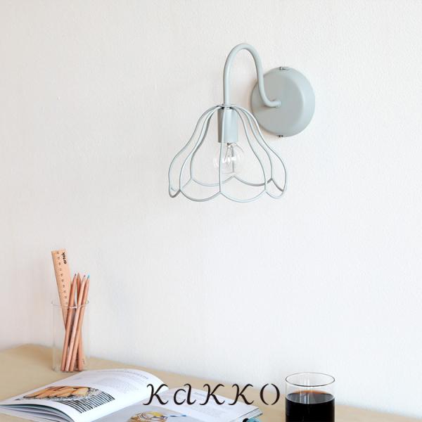 tulppaani ［トゥルパーニ］tulppaaniとはフィンランド語で［チューリップ］を意味する言葉です。チューリップの花びらの様な、柔らかなフォルムのシェードが魅力的なブラケットライトです。一見個性的に見えますが、ワイヤーフレームなの...