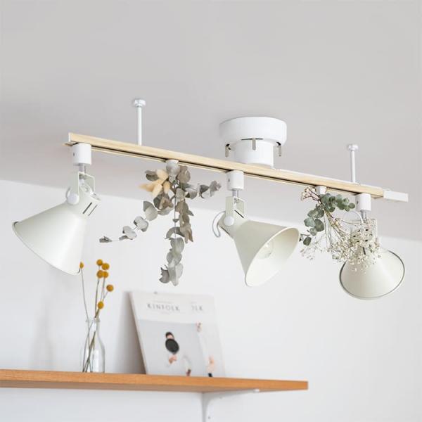 天井備え付けの引掛シーリングに、簡単に取付けられるライテイングレールです。スポットライトやペンダントライトを複数取り付けることができます。木目転写を施すことで、ナチュラルな雰囲気に仕上げました。商品サイズ本体サイズ / 幅1000×奥行き1...