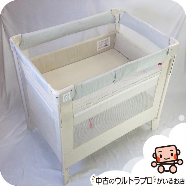 ■ 商品のご説明ねむれる・たためる・運べるベッド。ムレから守る『エアー』のココネルです。コンパクトに折りたたんで自在に持ち運びできるから、家族旅行や帰省の時など、どこへ行っても安心・快適な環境で眠らせてあげられる新発想のベビーベッドです。床...