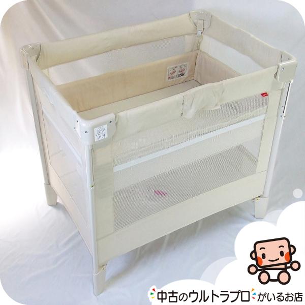 ■ 商品のご説明ねむれる・たためる・運べるベッド。ムレから守る『エアー』のココネルです。コンパクトに折りたたんで自在に持ち運びできるから、家族旅行や帰省の時など、どこへ行っても安心・快適な環境で眠らせてあげられる新発想のベビーベッドです。床...