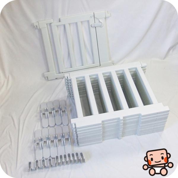 ■ 商品のご説明タンスのゲン ベビーサークル パネル8枚です。成長に合わせて自由にアレンジ・パーテーション、サークルの2通りの使い方ができます。・パネルの連結部をキャップで、しっかり固定できます。・パーテーション時に倒れにくいように、脚部は...