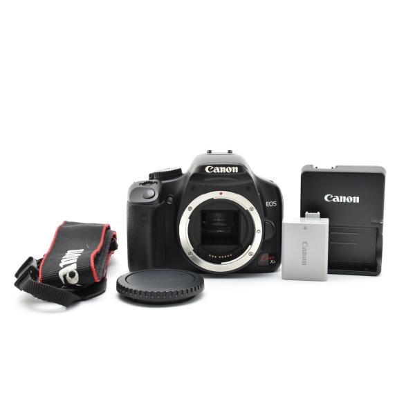 【商品の状態】使用感程度で撮影枚数も少なく非常に綺麗な状態です。 【外観】目立った傷はなく非常にキレイです。 【光学】ごく微細なホコリ程度でクリアです。 【液晶】傷なくクリアな状態です。  ※製品本体への評価であるため、箱や付属品は痛みや使...