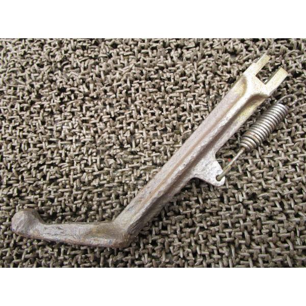 XS650　　　サイドスタンド 商品説明使用感等に伴うキズ、サビ、腐食ございます。商品の状態は、画像にてご確認下さい。修復素材に、いかがですか♪中古品の為、神経質な方のご入札はご遠慮願います。【車両情報】■メーカー：ヤマハ■車名：XS650...