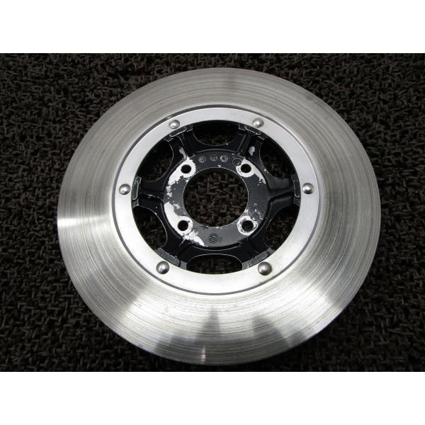 CB400FOUR　　　フロントディスクローター 商品説明始動確認済み車両からの取り外しとなります。使用感等に伴うキズ、サビございます。商品の状態は、画像にてご確認下さい。修復素材に、いかがですか♪中古品の為、神経質な方のご入札はご遠慮願い...