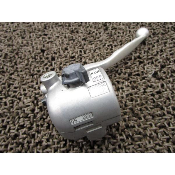 GR80　ハンドルスイッチ右 ブレーキレバー商品説明使用感等に伴うキズございます。切替確認とれております。レバーに削れございます。切替スイッチ欠品箇所ございます。商品の状態は、画像にてご確認下さい。ジャンク品の為、部品取りにいかがですか♪中...