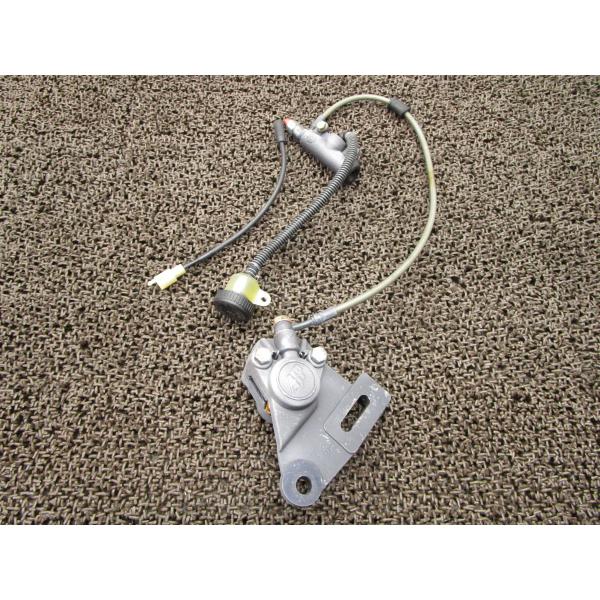 SMX50　リアキャリパー マスター商品説明始動確認済み車両からの取り外しとなります。使用感等に伴うキズ、サビございます。商品の状態は、画像にてご確認下さい。修復素材に、いかがですか♪中古品の為、神経質な方のご入札はご遠慮願います。【車両情...