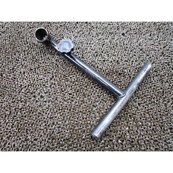 KSR110　スタンド商品説明始動確認済み車両からの取り外しとなります。使用感等に伴うキズ、サビ、ガリキズ、削れございます。商品の状態は、画像にてご確認下さい。修復素材に、いかがですか♪中古品の為、神経質な方のご入札はご遠慮願います。【車両...