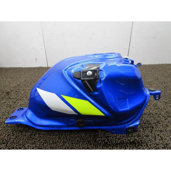 GSX-R125　ガソリンタンク 燃料ポンプ商品説明始動確認済み車両からの取り外しとなります。使用感等に伴うキズ、サビございます。タンク内少々サビございます。フューエルコックは付属しておりません。 燃料ポンプは動作未確認です。商品の状態は、...