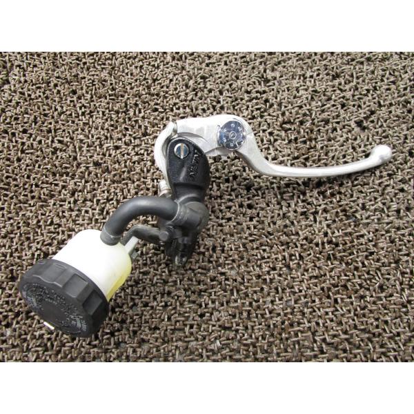 GSX-R750　ニッシン ブレーキレバー マスター商品説明始動確認済み車両からの取り外しとなります。使用感等に伴うキズございます。レバー先端にガリキズございます。商品の状態は、画像にてご確認下さい。修復素材に、いかがですか♪中古品の為、神...