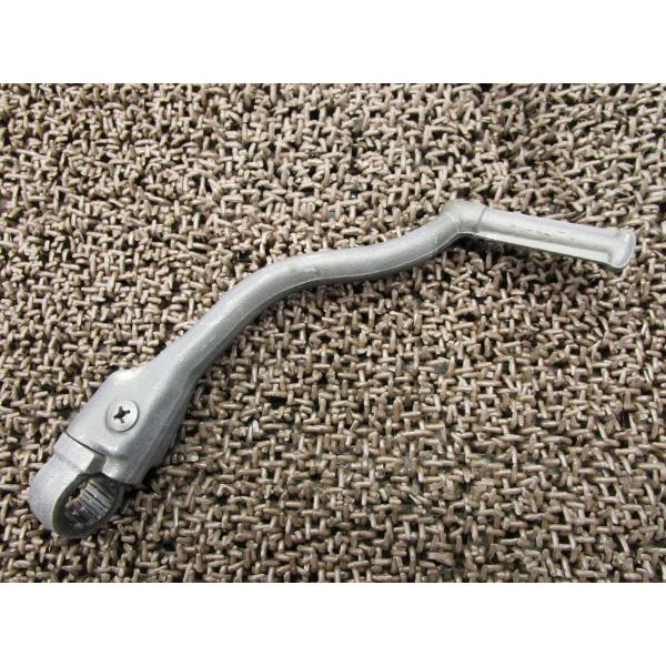 ジェベル250XC　キックペダル商品説明始動確認済み車両からの取り外しとなります。使用感等に伴うキズございます。商品の状態は、画像にてご確認下さい。修復素材に、いかがですか♪中古品の為、神経質な方のご入札はご遠慮願います。【車両情報】■メー...