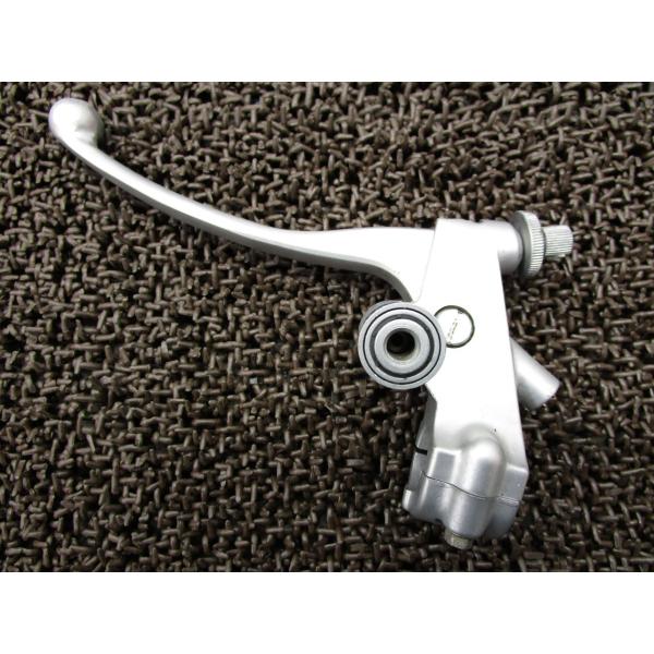 CD250U　クラッチレバー ホルダー商品説明始動確認済み車両からの取り外しとなります。使用感等に伴うキズ、サビ、ガリキズございます。商品の状態は、画像にてご確認下さい。修復素材に、いかがですか♪中古品の為、神経質な方のご入札はご遠慮願いま...