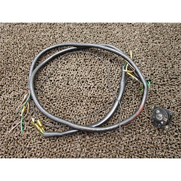 トライアンフ T20 タイガーカブ　メインハーネス 整流器商品説明使用感等に伴うキズございます。配線の繋ぎ直しが必要な箇所ございます。商品の状態は、画像にてご確認下さい。修復素材に、いかがですか♪動作未確認の為、神経質な方のご入札はご遠慮願...