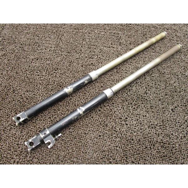 トライアンフ T20 タイガーカブ　フロントフォーク商品説明使用感等に伴うキズ、サビございます。商品の状態は、画像にてご確認下さい。修復素材に、いかがですか♪中古品の為、神経質な方のご入札はご遠慮願います。【車両情報】■メーカー：トライアン...