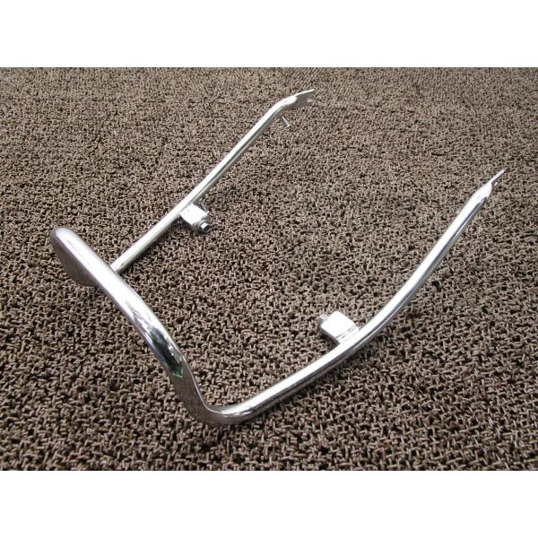 SR400　タンデムバー商品説明始動確認済み車両からの取り外しとなります。使用感等に伴うキズ、サビ、ガリキズございます。商品の状態は、画像にてご確認下さい。修復素材に、いかがですか♪中古品の為、神経質な方のご入札はご遠慮願います。【車両情報...