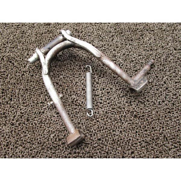 CL250　センタースタンド商品説明使用感等に伴うキズ、サビございます。接地面に削れございます。商品の状態は、画像にてご確認下さい。修復素材に、いかがですか♪中古品の為、神経質な方のご入札はご遠慮願います。【車両情報】■メーカー：ホンダ■車...