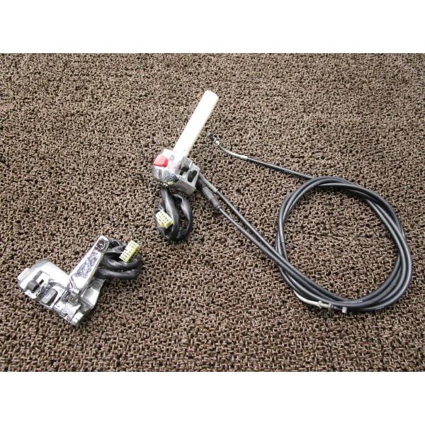 マジェスティ250C　ハンドルスイッチ 左右 スロットル商品説明使用感等に伴うキズ、サビございます。スイッチの切替確認とれております。右ボックスにヒビ割れございます(画像6、7枚目参照)。商品の状態は、画像にてご確認下さい。修復素材に、いか...