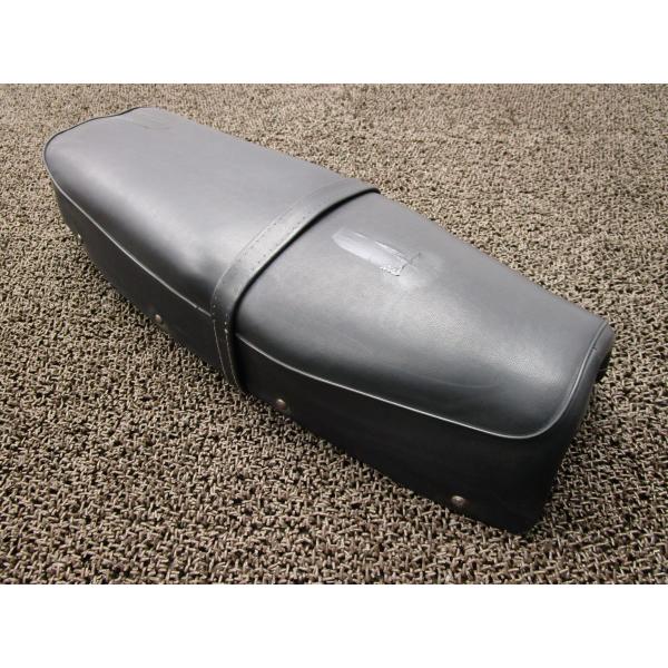 CB93　シート商品説明使用感等に伴うキズ、サビございます。シートに破れ、折り返し部分に破れございます。シート固定部にヒビ入っている箇所ございます(画像7枚目参照)。商品の状態は、画像にてご確認下さい。修復素材に、いかがですか♪中古品の為、...