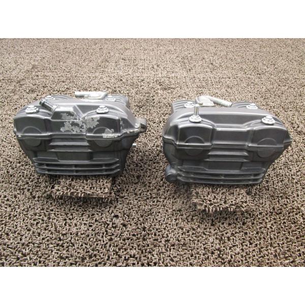 VTR250　シリンダーヘッド商品説明始動確認済み車両からの取り外しとなります。使用感等に伴うキズ、サビございます。商品の状態は、画像にてご確認下さい。OH素材に、いかがですか♪中古品の為、神経質な方のご入札はご遠慮願います。【車両情報】■...