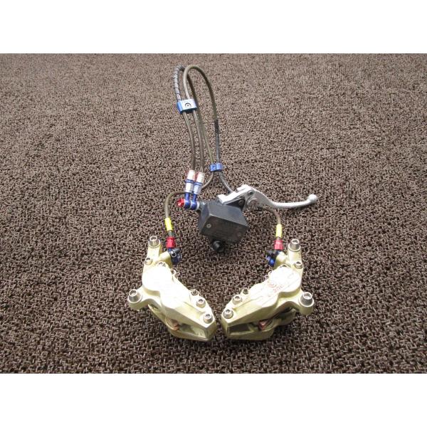 イナズマ1200　ブレンボ フロントキャリパー マスター商品説明使用感等に伴うキズ、サビございます。タンク窓は劣化に伴う細かなヒビがございます。商品の状態は、画像にてご確認下さい。修復素材に、いかがですか♪中古品の為、神経質な方のご入札はご...