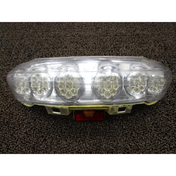 マジェスティ250C　テールランプ商品説明使用感等に伴うキズございます。レンズにキズございます。取付部の欠損ございます。切断されている配線ございます。レンズに溶けたような痕ございます(画像4枚目参照)。商品の状態は、画像にてご確認下さい。修...