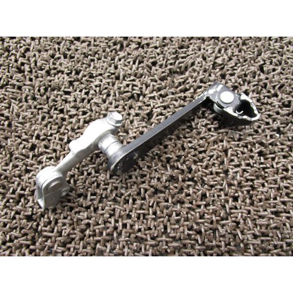 TLM220R　ブレーキペダル商品説明始動確認済み車両からの取り外しとなります。使用感等に伴うキズ、サビございます。商品の状態は、画像にてご確認下さい。修復素材に、いかがですか♪中古品の為、神経質な方のご入札はご遠慮願います。【車両情報】■...