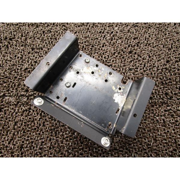 CL400　バッテリーボックス商品説明使用感等に伴うキズ、サビございます。商品の状態は、画像にてご確認下さい。修復素材に、いかがですか♪中古品の為、神経質な方のご入札はご遠慮願います。【車両情報】■メーカー：ホンダ■車名：CL400■車体番...