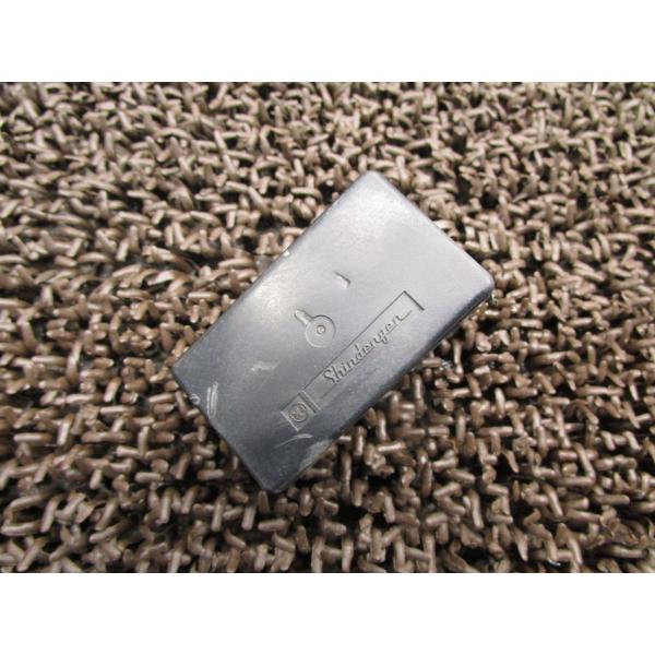 CRM250R　コントロールリレー商品説明始動確認済み車両からの取り外しとなります。使用感等に伴うキズございます。商品の状態は、画像にてご確認下さい。修復素材に、いかがですか♪中古品の為、神経質な方のご入札はご遠慮願います。【車両情報】■メ...