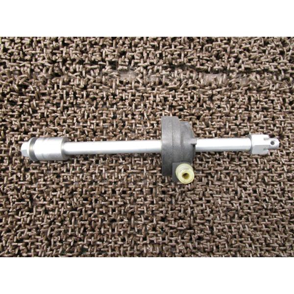 KSR-1　フロントアクスルシャフト メーターギア商品説明始動確認済み車両からの取り外しとなります。使用感等に伴うキズございます。メーターギアは付属しております。商品の状態は、画像にてご確認下さい。修復素材に、いかがですか♪中古品の為、神経...