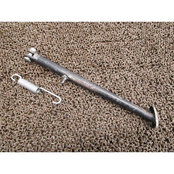 XL200R　サイドスタンド商品説明始動確認済み車両からの取り外しとなります。使用感等に伴うキズ、サビございます。商品の状態は、画像にてご確認下さい。修復素材に、いかがですか♪中古品の為、神経質な方のご入札はご遠慮願います。【車両情報】■メ...