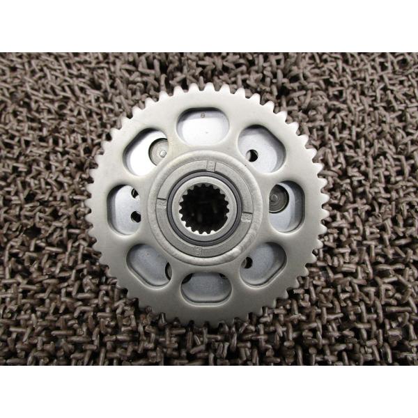 CB400SB レボ　ワンウェイクラッチ商品説明始動確認済み車両からの取り外しとなります。使用感等に伴うキズございます。商品の状態は、画像にてご確認下さい。修復素材に、いかがですか♪中古品の為、神経質な方のご入札はご遠慮願います。【車両情報...