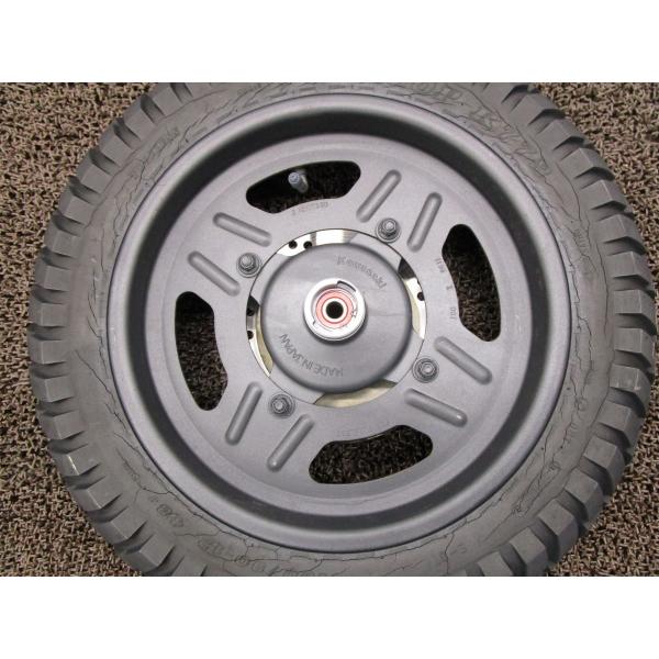 KSR-2　フロントホイール ディスク商品説明始動確認済み車両からの取り外しとなります。使用感等に伴うキズ、サビございます。タイヤにヒビございます。商品の状態は、画像にてご確認下さい。修復素材に、いかがですか♪中古品の為、神経質な方のご入札...