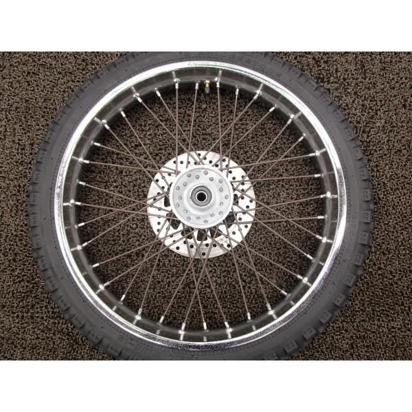 ブロンコ　フロントホイール ディスク商品説明始動確認済み車両からの取り外しとなります。使用感等に伴うキズ、サビございます。タイヤにヒビございます。商品の状態は、画像にてご確認下さい。修復素材に、いかがですか♪中古品の為、神経質な方のご入札は...