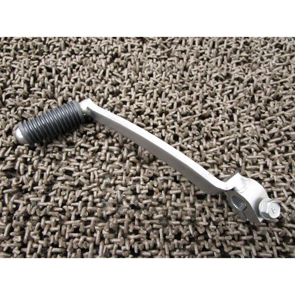 AR50S　チェンジペダル商品説明始動確認済み車両からの取り外しとなります。使用感等に伴うキズ、サビございます。商品の状態は、画像にてご確認下さい。修復素材に、いかがですか♪中古品の為、神経質な方のご入札はご遠慮願います。【車両情報】■メー...