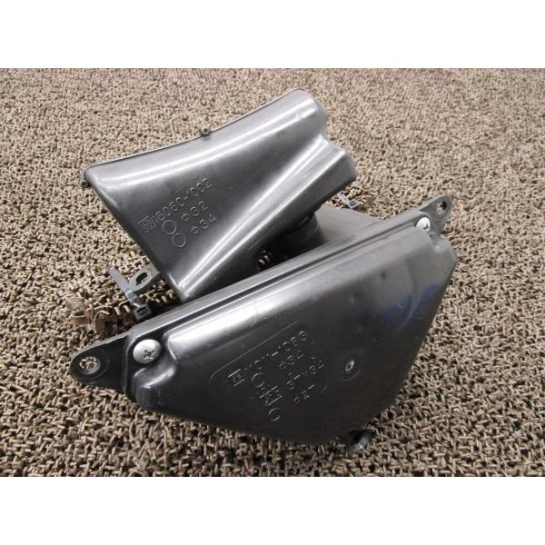 AR50S　エアクリーナーボックス商品説明始動確認済み車両からの取り外しとなります。使用感等に伴うキズございます。商品の状態は、画像にてご確認下さい。修復素材に、いかがですか♪中古品の為、神経質な方のご入札はご遠慮願います。【車両情報】■メ...