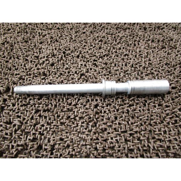 ジクサーSF250　フロントアクスルシャフト商品説明始動確認済み車両からの取り外しとなります。使用感等に伴うキズございます。商品の状態は、画像にてご確認下さい。修復素材に、いかがですか♪中古品の為、神経質な方のご入札はご遠慮願います。【車両...