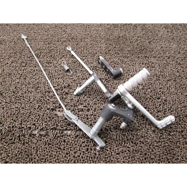 エストレヤRSカスタム　社外 バックステップブレーキペダル 商品説明始動確認済み車両からの取り外しとなります。使用感等に伴うキズ、サビございます。ロッドに曲がりございます。商品の状態は、画像にてご確認下さい。カスタム素材に、いかがですか♪中...