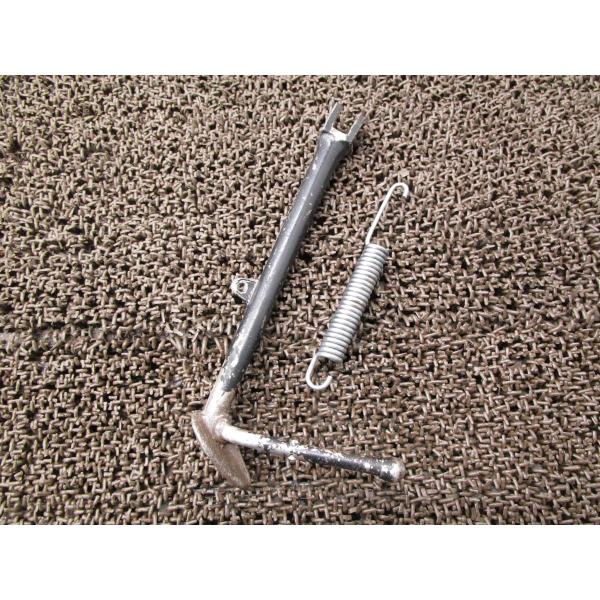 400SS　サイドスタンド商品説明使用感等に伴うキズ、サビございます。商品の状態は、画像にてご確認下さい。修復素材に、いかがですか♪中古品の為、神経質な方のご入札はご遠慮願います。【車両情報】■メーカー：カワサキ■車名：400SS■車体番号...