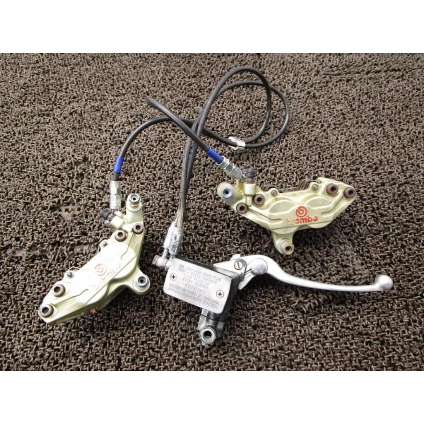 イナズマ1200　フロントキャリパー マスター レバー商品説明使用感等に伴うキズ、サビございます。マスタータンク窓は劣化に伴う細かなヒビがございます。商品の状態は、画像にてご確認下さい。修復素材に、いかがですか♪中古品の為、神経質な方のご入...