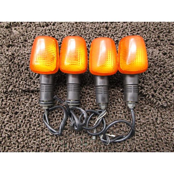 イナズマ1200　ウインカー 4個セット商品説明使用感等に伴うキズございます。ガリキズございます。商品の状態は、画像にてご確認下さい。修復素材に、いかがですか♪中古品の為、神経質な方のご入札はご遠慮願います。【車両情報】■メーカー：スズキ■...