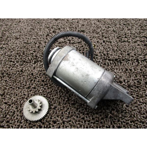 イナズマ1200　セルモーター ギア商品説明動作確認済みとなります。使用感等に伴うキズございます。商品の状態は、画像にてご確認下さい。修復素材に、いかがですか♪中古品の為、神経質な方のご入札はご遠慮願います。【車両情報】■メーカー：スズキ■...