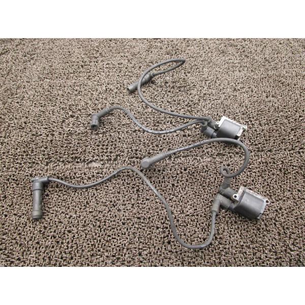 ドカティ モンスターS2R1000　イグニッションコイル商品説明始動確認済み車両からの取り外しとなります。使用感等に伴うキズございます。ヒビ割れ箇所ございます(画像5、6枚目参照)。商品の状態は、画像にてご確認下さい。修復素材に、いかがです...