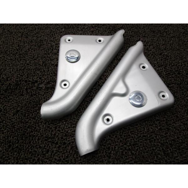 マグナ250　フレームカバー 左右商品説明始動確認済み車両からの取り外しとなります。使用感等に伴うキズ、サビございます。左カバーに凹みございます(画像9枚目参照)。商品の状態は、画像にてご確認下さい。修復素材に、いかがですか♪中古品の為、神...