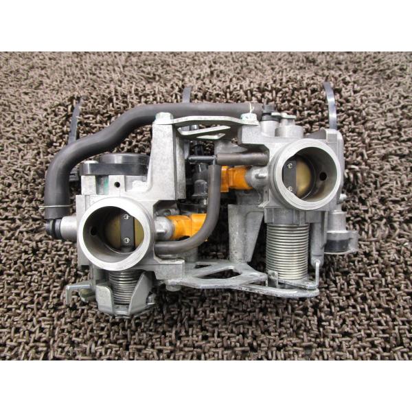 VTR250　スロットルボディ商品説明使用感等に伴うキズございます。商品の状態は、画像にてご確認下さい。修復素材に、いかがですか♪中古品の為、神経質な方のご入札はご遠慮願います。【車両情報】■メーカー：ホンダ■車名：VTR250■車体番号：...