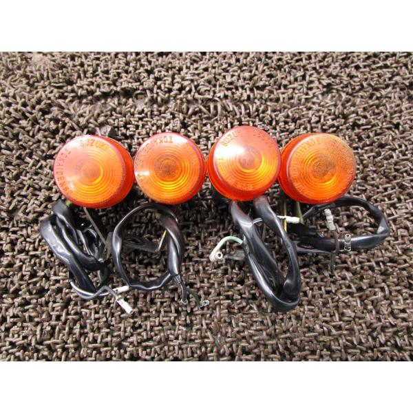 DR250SH　ウインカー 4個セット商品説明始動確認済み車両からの取り外しとなります。使用感等に伴うキズございます。商品の状態は、画像にてご確認下さい。修復素材に、いかがですか♪中古品の為、神経質な方のご入札はご遠慮願います。【車両情報】...